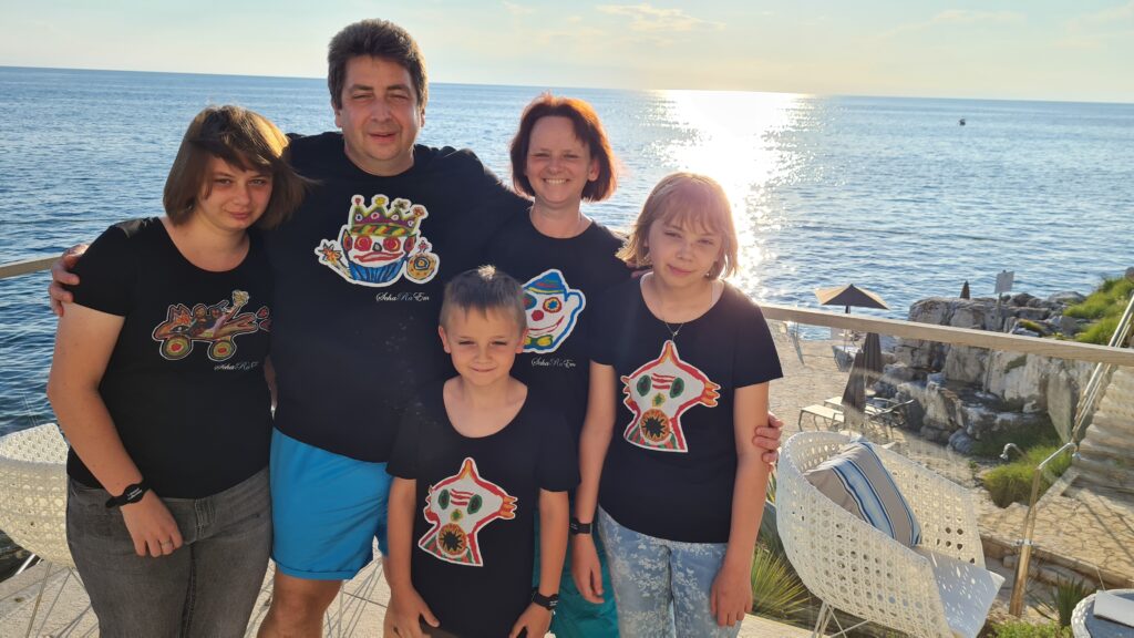 2023 Juli SchaRaEm – DIS – FILM – k u n s t